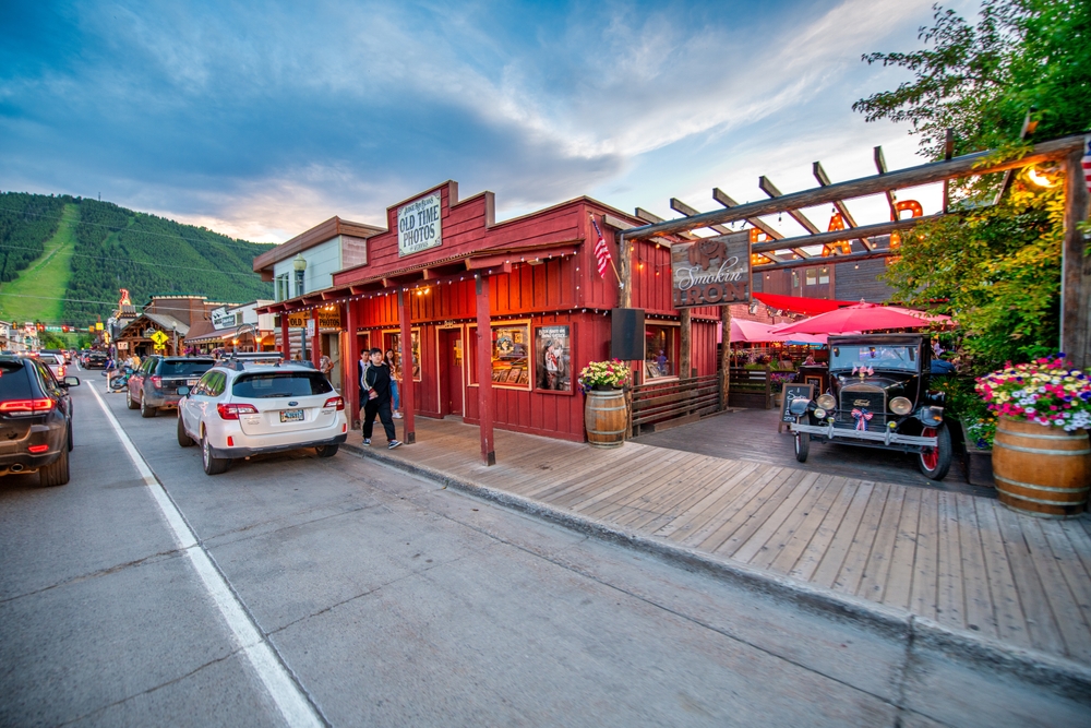 Best Time to Visit Jackson Hole Wyoming: A Seasonal Guide - Nook Outdoors